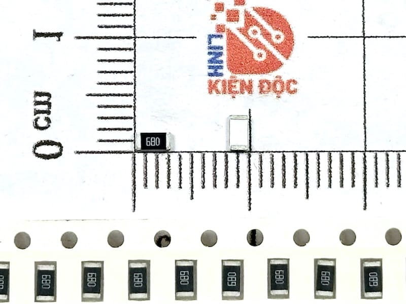 Điện trở dán 1206 68R 5% (dây 50c)